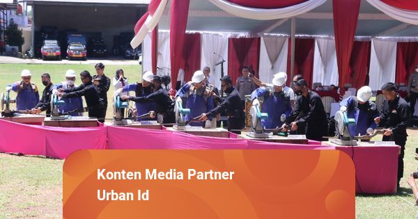 Polda Sumsel Musnahkan Ratusan Pucuk Senjata Rakitan | kumparan.com